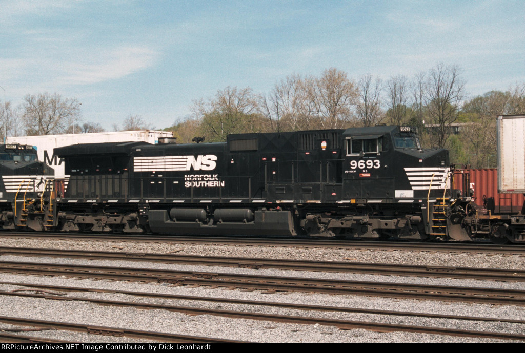 NS 9693